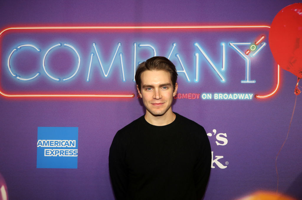 Disney Just Cast a Sexually-Fluid Actor in Their Live-Action "Snow ...