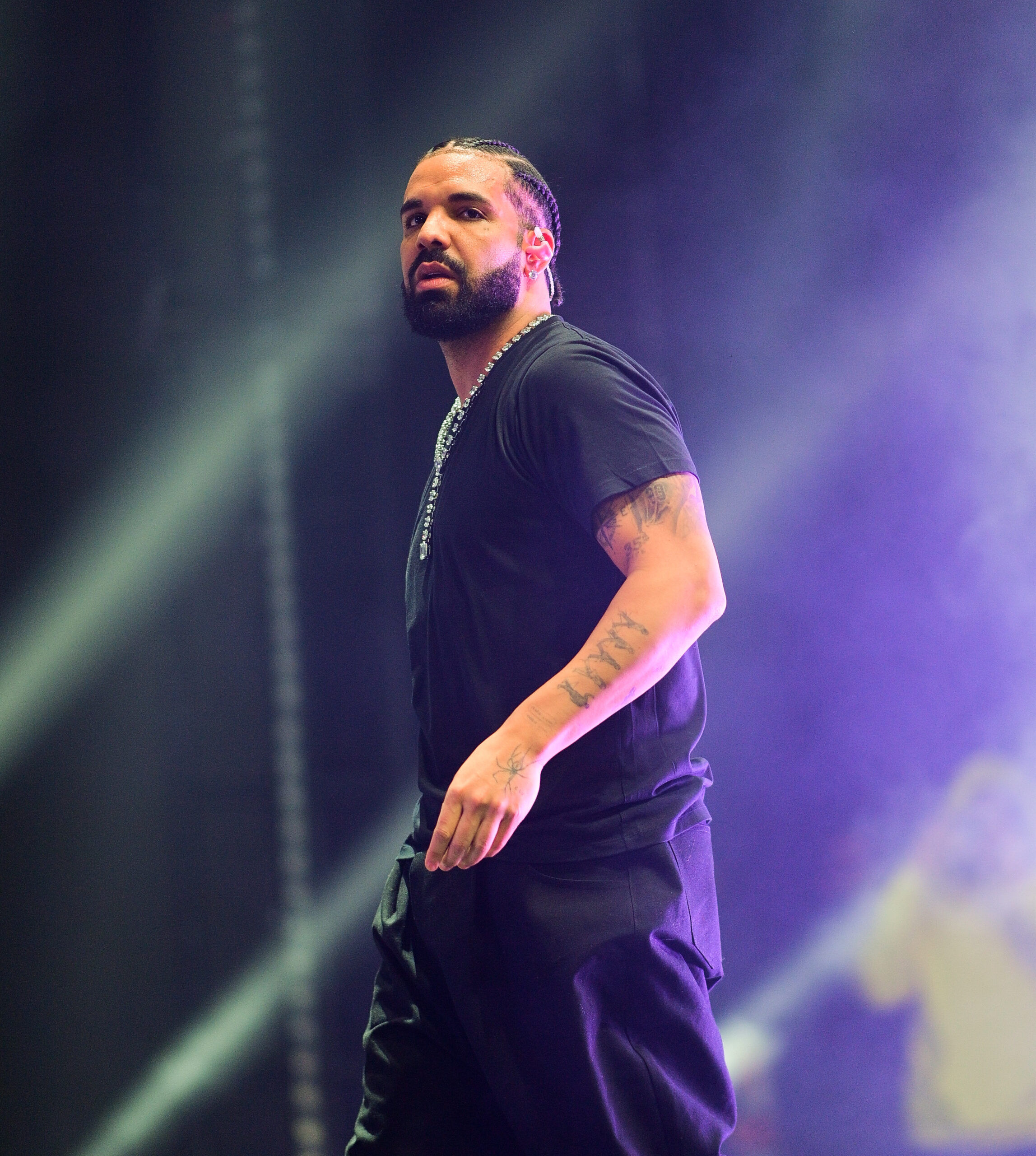 Drake’s alleged video leak has the internet hot and bothered - INTO