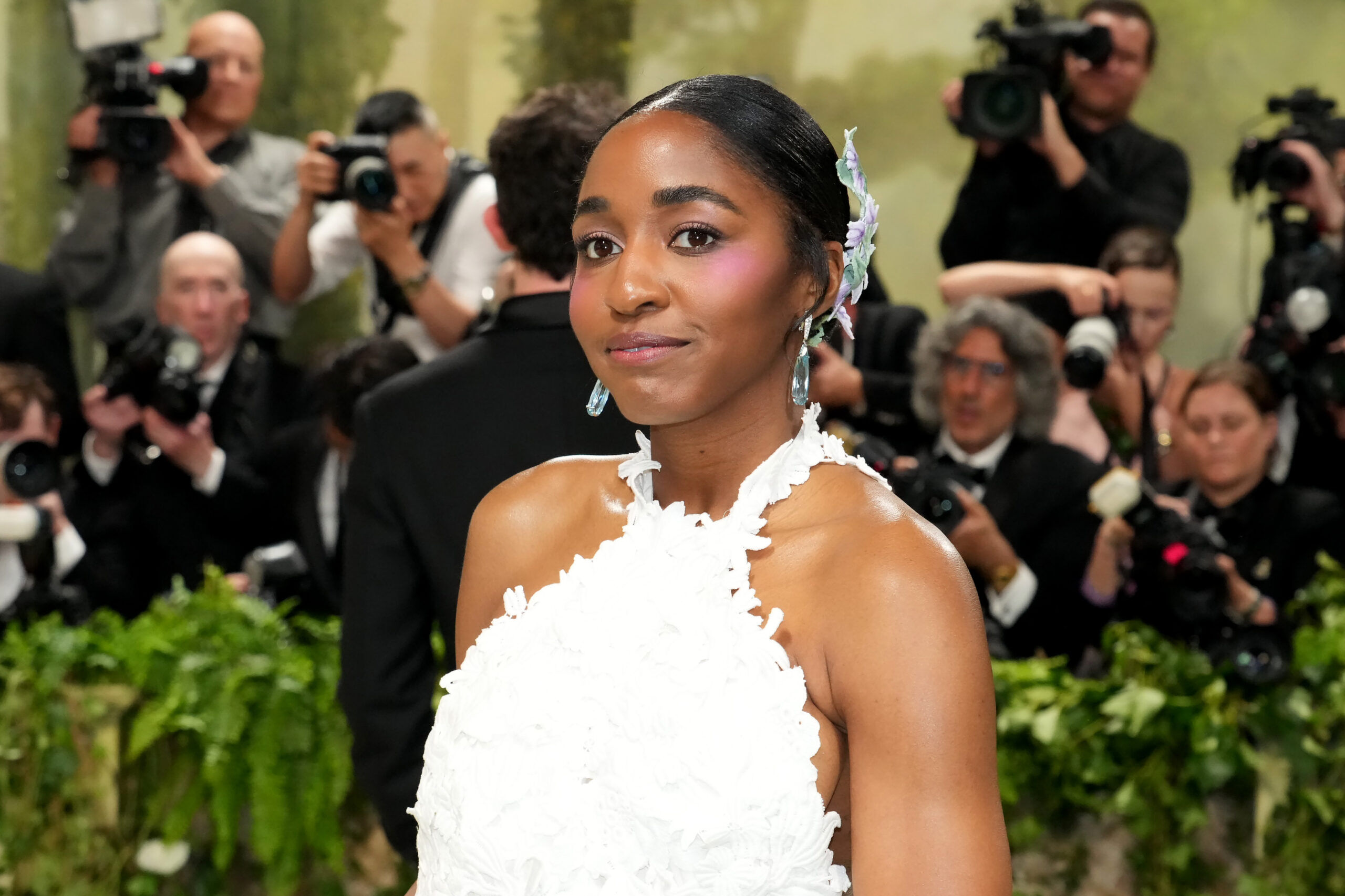 Ayo Edebiri fans can’t get enough of this behind-the-scenes 'Inside Out ...