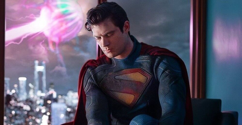First look at the new Superman ignites ridiculous argument over manly ...