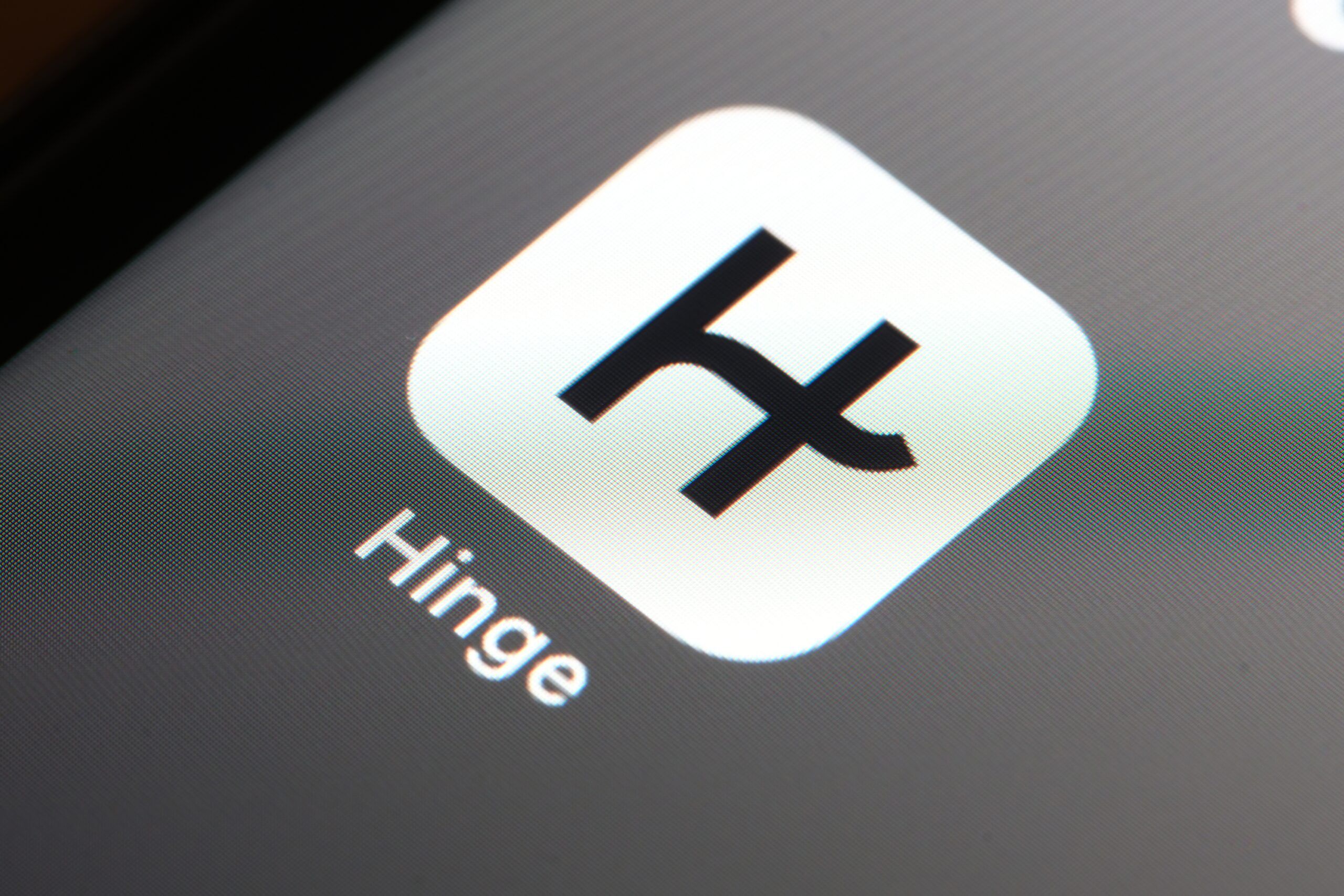 Heres What Queer Dating Is Like According To Dating App Hinge Into