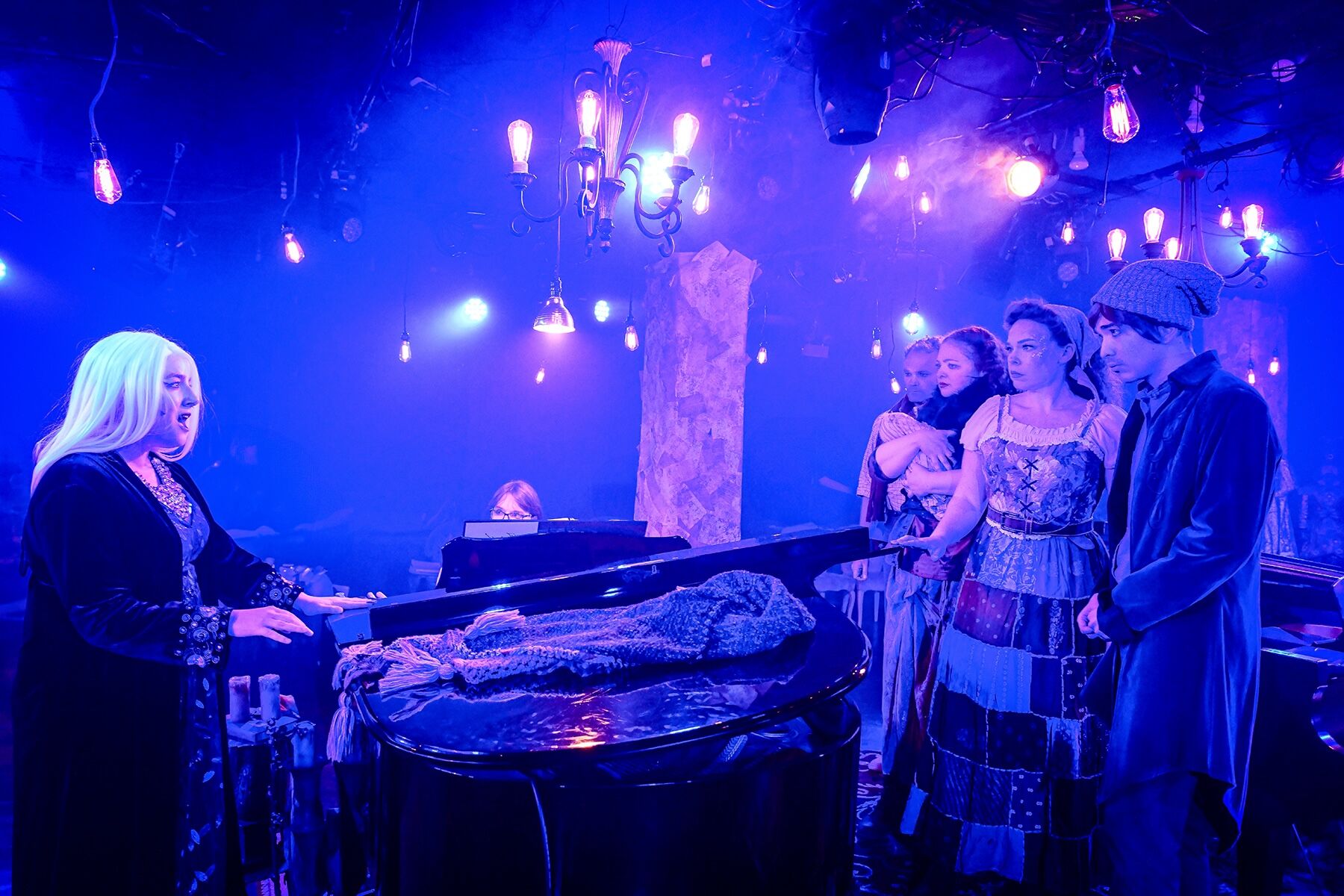 Move over, Wicked. A small but mighty Into the Woods reaches for the ...